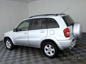 Toyota RAV4 2005 in Tallinn, with an engine capacity of 2.00 L and mileage of 267 thousand km for 2299 €, photo 5 on AUTOMOTO.COM.LV