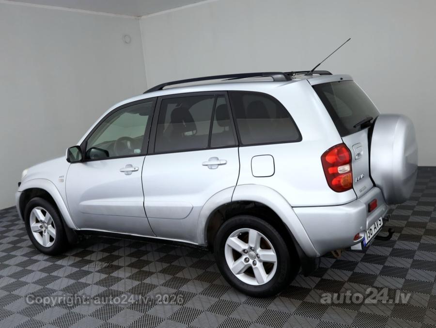 Toyota RAV4 2005 in Tallinn, with an engine capacity of 2.00 L and mileage of 267 thousand km for 2299 €, photo 5 on AUTOMOTO.COM.LV