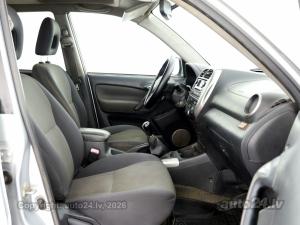 Toyota RAV4 2005 in Tallinn, with an engine capacity of 2.00 L and mileage of 267 thousand km for 2299 €, photo 7 on AUTOMOTO.COM.LV