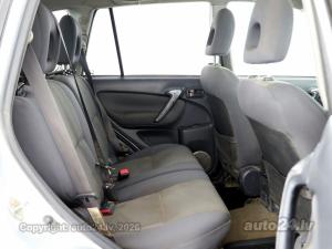 Toyota RAV4 2005 in Tallinn, with an engine capacity of 2.00 L and mileage of 267 thousand km for 2299 €, photo 8 on AUTOMOTO.COM.LV