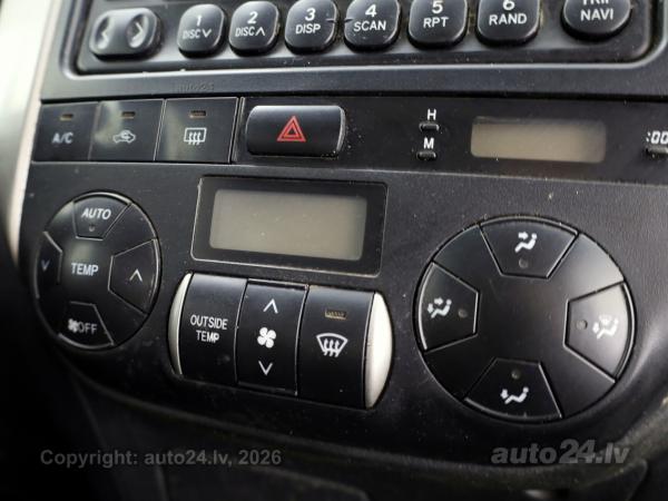 Toyota RAV4 2005 in Tallinn, with an engine capacity of 2.00 L and mileage of 267 thousand km for 2299 €, photo 9 on AUTOMOTO.COM.LV