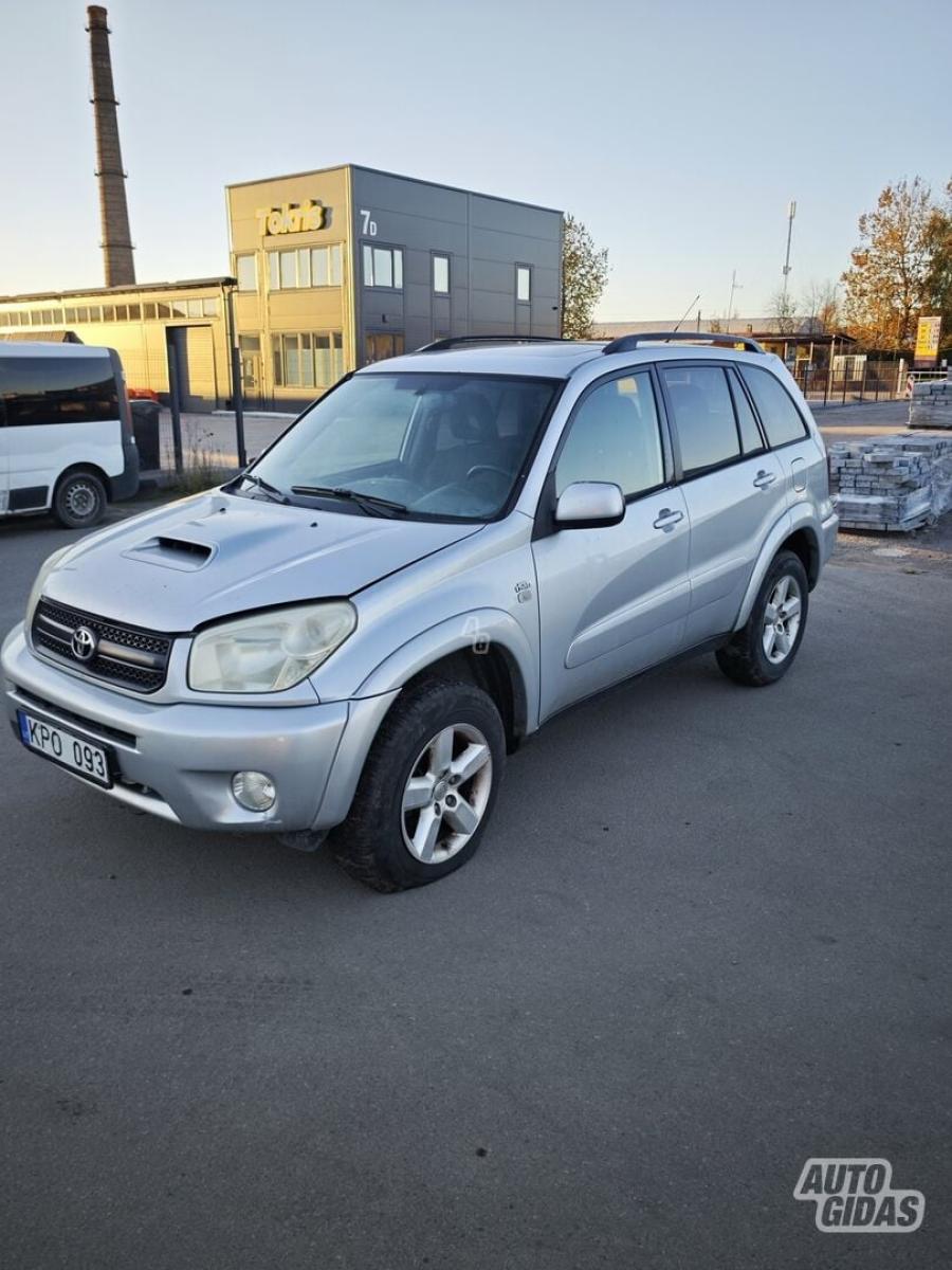 Toyota RAV4 2005 in Plunge, with an engine capacity of 2.00 L and mileage of 285 thousand km for 1050 €, photo 1 on AUTOMOTO.COM.LV