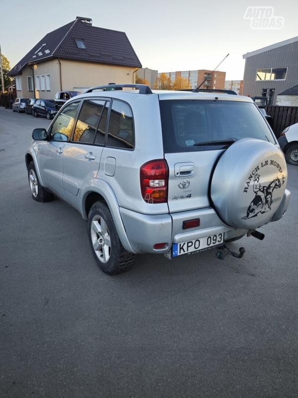 Toyota RAV4 2005 in Plunge on AUTOMOTO.COM.LV Toyota RAV4 2005 in Plunge, with an engine capacity of 2.00 L and mileage of 285 thousand km for 1050 €, photo 4 on AUTOMOTO.COM.LV