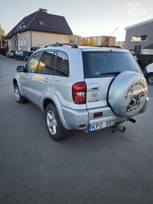 Toyota RAV4 2005 in Plunge, with an engine capacity of 2.00 L and mileage of 285 thousand km for 1050 €, photo 4 on AUTOMOTO.COM.LV