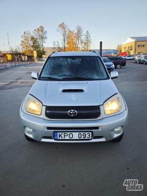 Toyota RAV4 2005 in Plunge, with an engine capacity of 2.00 L and mileage of 285 thousand km for 1050 €, photo 9 on AUTOMOTO.COM.LV