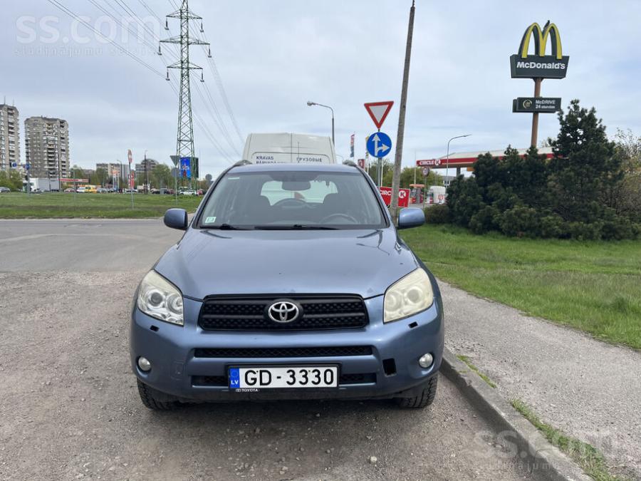Toyota RAV4 2006 Rīga, ar dzinēja tilpumu 2.20 L un nobraukumu 240 tūkst. km par 28300 €, foto 4 vietnē AUTOMOTO.COM.LV