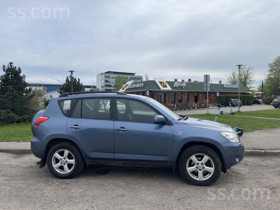 Toyota RAV4 2006 Rīga, ar dzinēja tilpumu 2.20 L un nobraukumu 240 tūkst. km par 28300 €, foto 7 vietnē AUTOMOTO.COM.LV