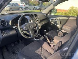 Toyota RAV4 2006 Rīga, ar dzinēja tilpumu 2.20 L un nobraukumu 240 tūkst. km par 28300 €, foto 9 vietnē AUTOMOTO.COM.LV