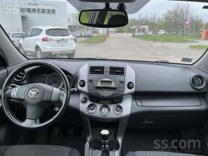 Toyota RAV4 2006 Rīga, ar dzinēja tilpumu 2.20 L un nobraukumu 240 tūkst. km par 28300 €, foto 11 vietnē AUTOMOTO.COM.LV