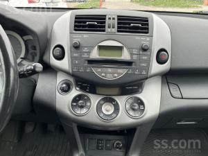 Toyota RAV4 2006 Rīga, ar dzinēja tilpumu 2.20 L un nobraukumu 240 tūkst. km par 28300 €, foto 12 vietnē AUTOMOTO.COM.LV