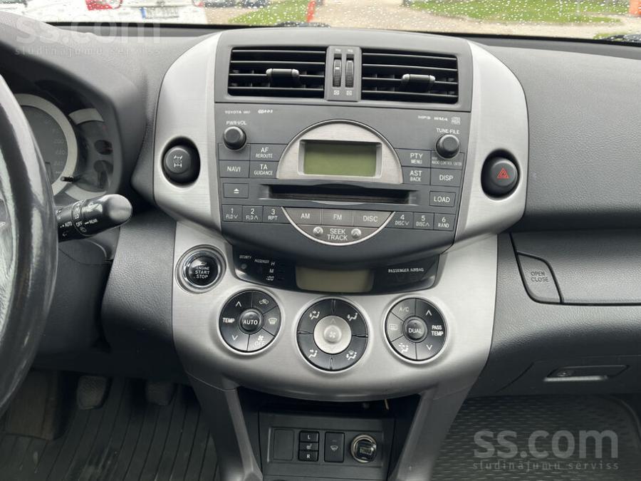 Toyota RAV4 2006 Rīga, ar dzinēja tilpumu 2.20 L un nobraukumu 240 tūkst. km par 28300 €, foto 12 vietnē AUTOMOTO.COM.LV