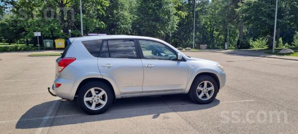 Toyota RAV4 2006 in Ogre, with an engine capacity of 2.20 L and mileage of 240 thousand km for 2999 €, photo 2 on AUTOMOTO.COM.LV