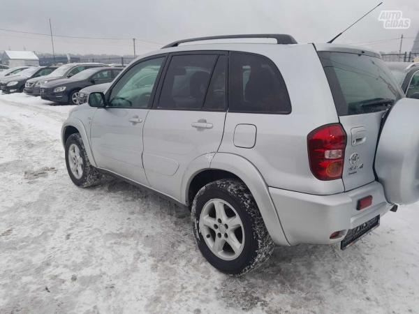 Toyota RAV4 2006 in Kaunas, with an engine capacity of 2.00 L and mileage of 181 thousand km for 4700 €, photo 2 on AUTOMOTO.COM.LV