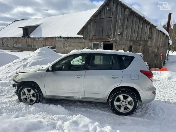 Toyota RAV4 2006 in Silute, with an engine capacity of 2.20 L and mileage of 250 thousand km for 2000 €, photo 3 on AUTOMOTO.COM.LV
