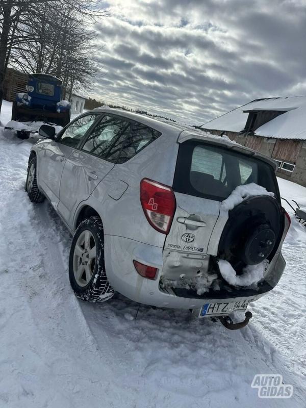 Toyota RAV4 2006 in Silute, with an engine capacity of 2.20 L and mileage of 250 thousand km for 2000 €, photo 5 on AUTOMOTO.COM.LV