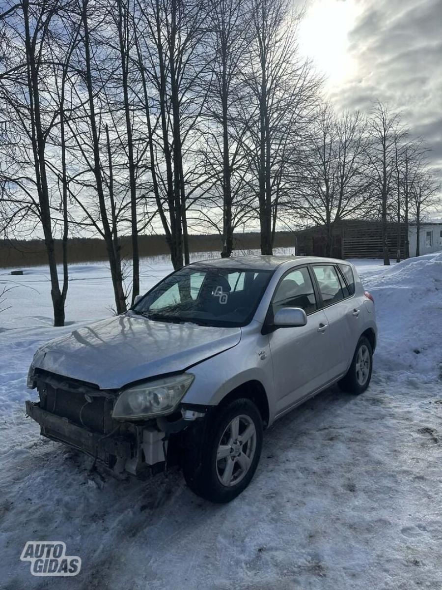 Toyota RAV4 2006 in Silute, with an engine capacity of 2.20 L and mileage of 250 thousand km for 1550 €, photo 1 on AUTOMOTO.COM.LV