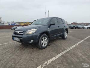Toyota RAV4 2006 Kauņa, ar dzinēja tilpumu 2.20 L un nobraukumu 308 tūkst. km par 3200 €, foto  vietnē AUTOMOTO.COM.LV