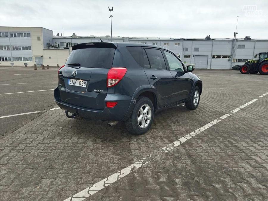 Toyota RAV4 2006 Kauņa, ar dzinēja tilpumu 2.20 L un nobraukumu 308 tūkst. km par 3200 €, foto 4 vietnē AUTOMOTO.COM.LV