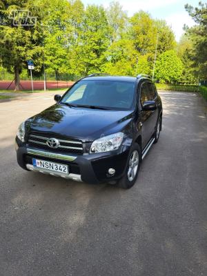 Toyota RAV4 2006 Marijampole, ar dzinēja tilpumu 2.20 L un nobraukumu 371 tūkst. km par 3550 €, foto  vietnē AUTOMOTO.COM.LV