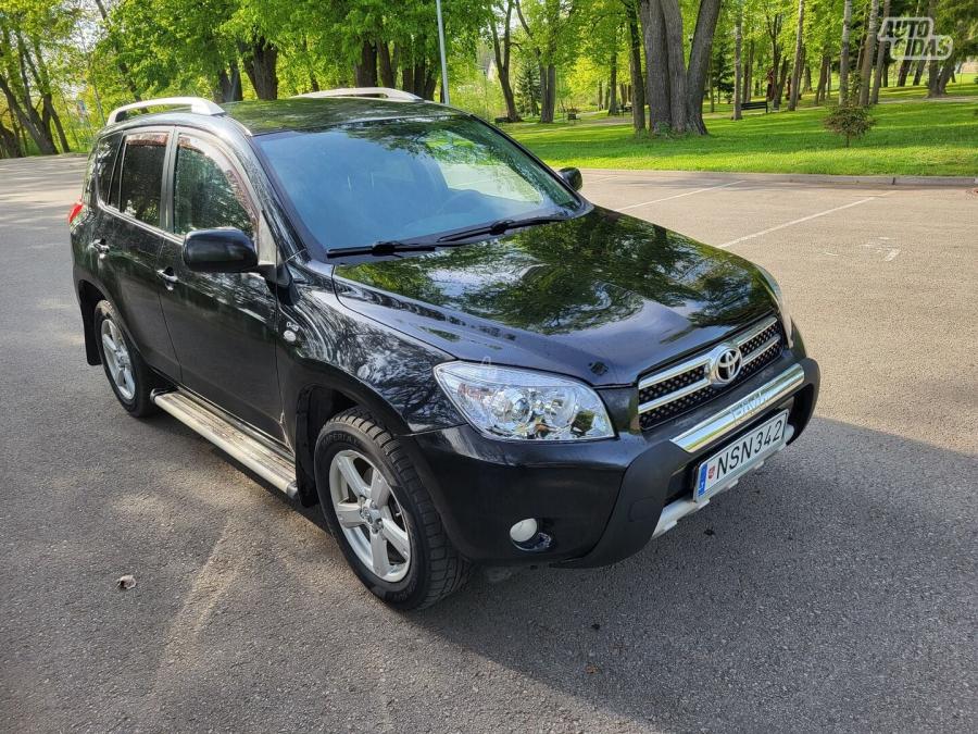 Toyota RAV4 2006 in Marijampole, with an engine capacity of 2.20 L and mileage of 371 thousand km for 3550 €, photo 3 on AUTOMOTO.COM.LV