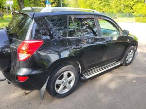 Toyota RAV4 2006 in Marijampole, with an engine capacity of 2.20 L and mileage of 371 thousand km for 3550 €, photo 4 on AUTOMOTO.COM.LV