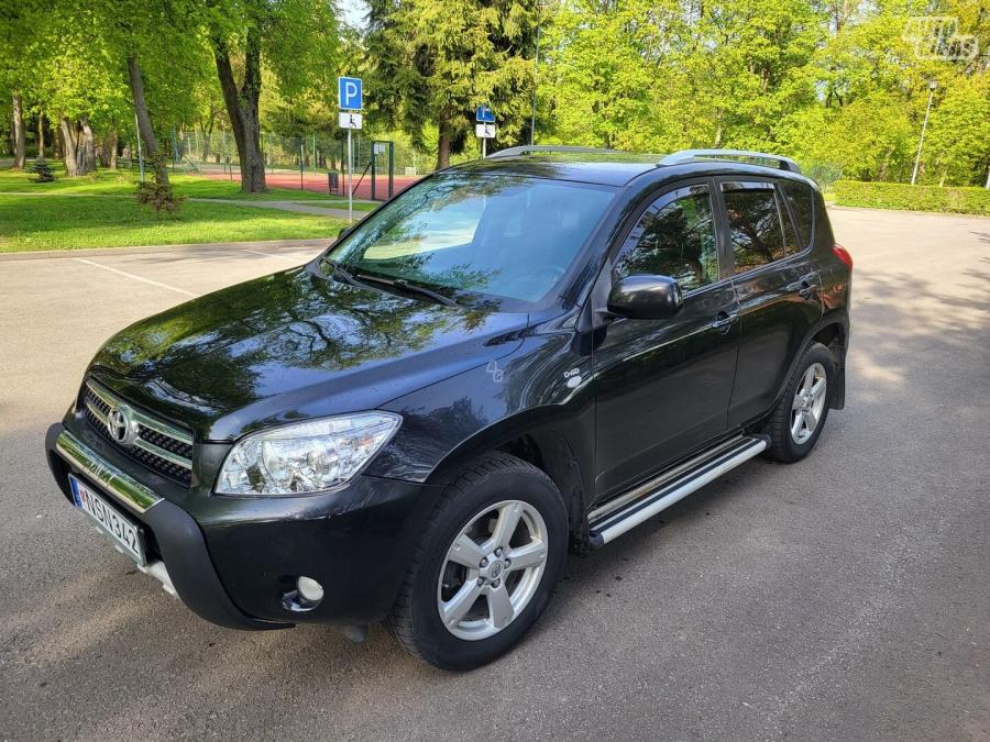 Toyota RAV4 2006 in Marijampole, with an engine capacity of 2.20 L and mileage of 371 thousand km for 3550 €, photo 5 on AUTOMOTO.COM.LV