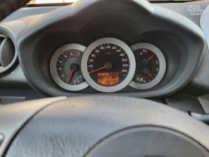 Toyota RAV4 2006 in Marijampole, with an engine capacity of 2.20 L and mileage of 371 thousand km for 3550 €, photo 8 on AUTOMOTO.COM.LV