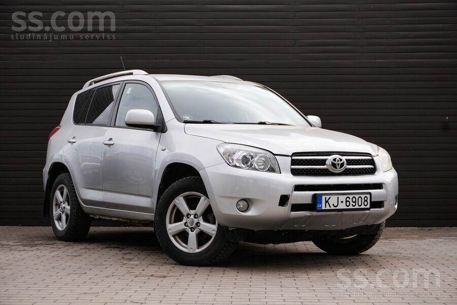 Toyota RAV4 2006 in Riga, with an engine capacity of 2.20 L and mileage of 250 thousand km for 4390 €, photo 3 on AUTOMOTO.COM.LV