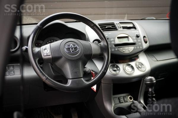 Тойота РАВ 4 2006 в Рига, объемом двигателя 2.20 л и пробегом 250 тыс. км за 4390 €, фото 7 на AUTOMOTO.COM.LV