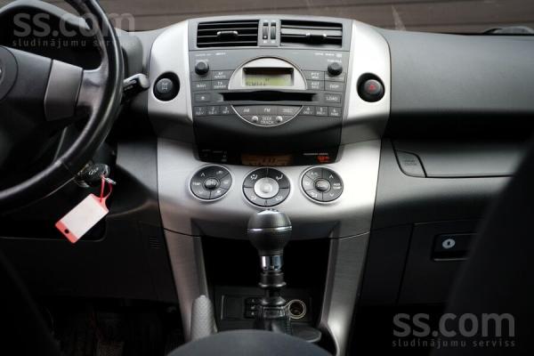 Тойота РАВ 4 2006 в Рига, объемом двигателя 2.20 л и пробегом 250 тыс. км за 4390 €, фото 8 на AUTOMOTO.COM.LV