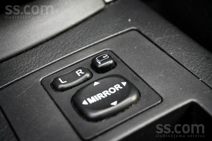 Toyota RAV4 2006 in Riga, with an engine capacity of 2.20 L and mileage of 250 thousand km for 4390 €, photo 11 on AUTOMOTO.COM.LV