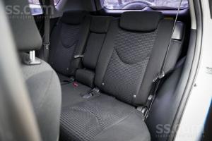 Toyota RAV4 2006 in Riga, with an engine capacity of 2.20 L and mileage of 250 thousand km for 4390 €, photo 13 on AUTOMOTO.COM.LV