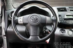 Toyota RAV4 2006 in Riga, with an engine capacity of 2.20 L and mileage of 250 thousand km for 4390 €, photo 15 on AUTOMOTO.COM.LV