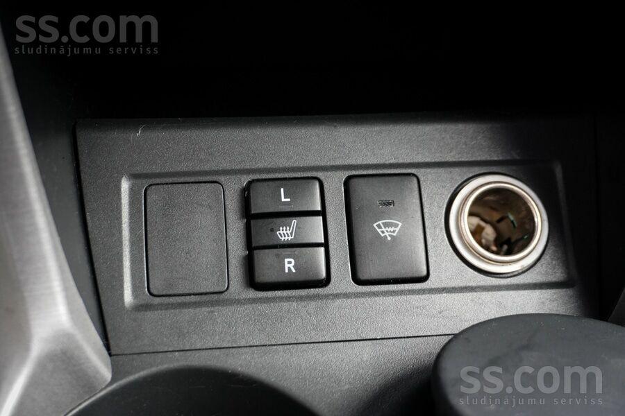 Toyota RAV4 2006 in Riga, with an engine capacity of 2.20 L and mileage of 250 thousand km for 4390 €, photo 19 on AUTOMOTO.COM.LV