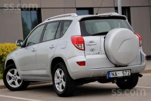 Toyota RAV4 2006 Tukums, ar dzinēja tilpumu 2.20 L un nobraukumu 283 tūkst. km par 3500 €, foto 5 vietnē AUTOMOTO.COM.LV