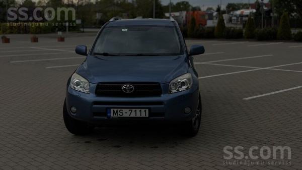Toyota RAV4 2006 Rīga, ar dzinēja tilpumu 2.00 L un nobraukumu 162 tūkst. km par 5995 €, foto 4 vietnē AUTOMOTO.COM.LV