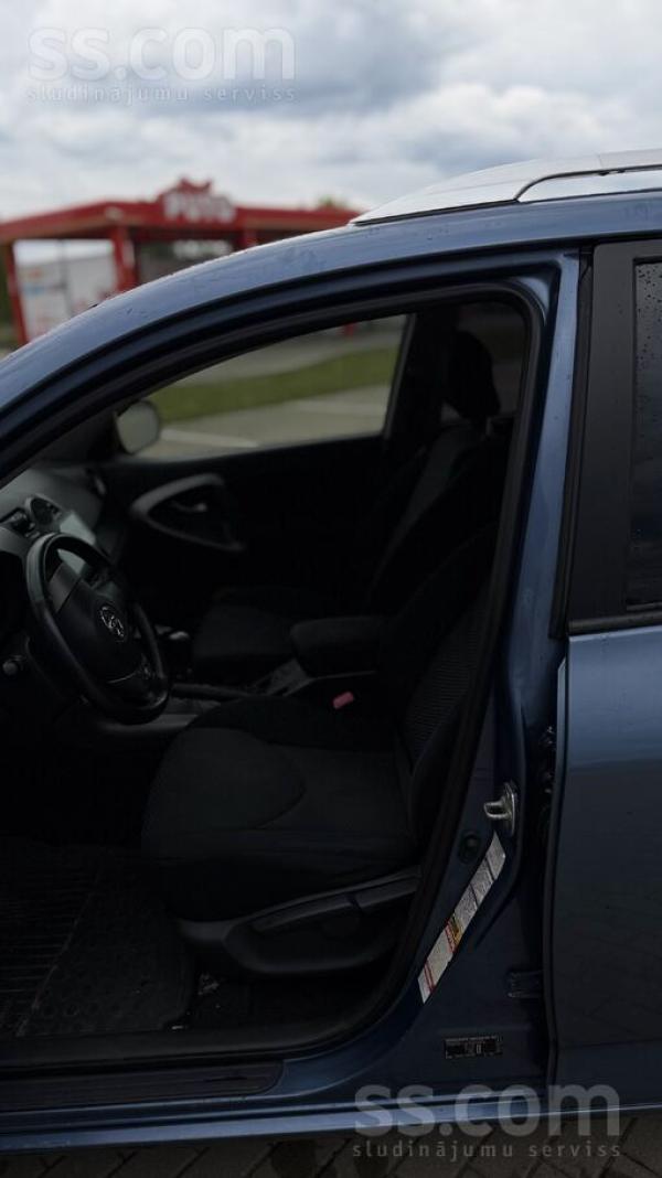 Toyota RAV4 2006 Rīga, ar dzinēja tilpumu 2.00 L un nobraukumu 162 tūkst. km par 5995 €, foto 7 vietnē AUTOMOTO.COM.LV