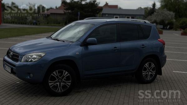 Toyota RAV4 2006 in Riga, with an engine capacity of 2.00 L and mileage of 162 thousand km for 5450 €, photo 3 on AUTOMOTO.COM.LV
