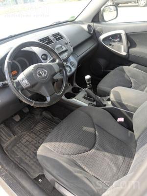Toyota RAV4 2006 Rīga, ar dzinēja tilpumu 2.20 L un nobraukumu 371 tūkst. km par 3100 €, foto 5 vietnē AUTOMOTO.COM.LV