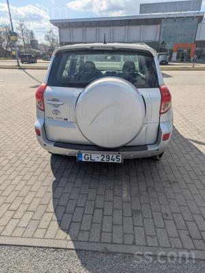 Toyota RAV4 2006 Rīga, ar dzinēja tilpumu 2.20 L un nobraukumu 371 tūkst. km par 3100 €, foto 7 vietnē AUTOMOTO.COM.LV