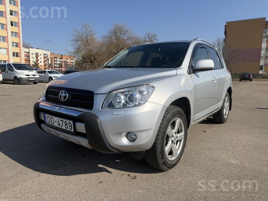 Toyota RAV4 2006 Liepāja, ar dzinēja tilpumu 2.00 L un nobraukumu 266 tūkst. km par 4350 €, foto 1 vietnē AUTOMOTO.COM.LV
