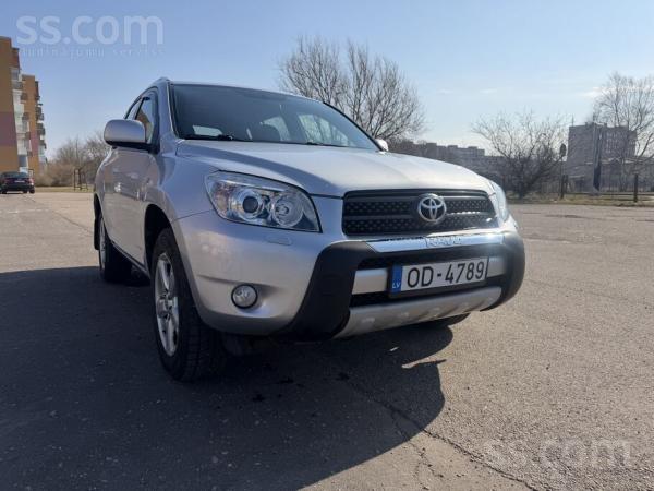 Toyota RAV4 2006 in Liepaja, with an engine capacity of 2.00 L and mileage of 266 thousand km for 4350 €, photo 4 on AUTOMOTO.COM.LV