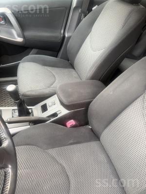 Toyota RAV4 2006 Liepāja, ar dzinēja tilpumu 2.00 L un nobraukumu 266 tūkst. km par 4350 €, foto 10 vietnē AUTOMOTO.COM.LV