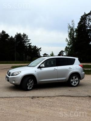 Toyota RAV4 2006 Tukums, ar dzinēja tilpumu 2.20 L un nobraukumu 366 tūkst. km par 3000 €, foto 6 vietnē AUTOMOTO.COM.LV