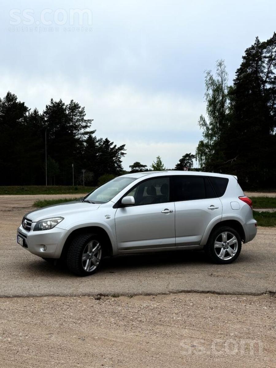Toyota RAV4 2006 Tukums, ar dzinēja tilpumu 2.20 L un nobraukumu 366 tūkst. km par 3000 €, foto 6 vietnē AUTOMOTO.COM.LV