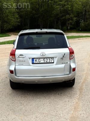 Toyota RAV4 2006 Tukums, ar dzinēja tilpumu 2.20 L un nobraukumu 366 tūkst. km par 3000 €, foto 7 vietnē AUTOMOTO.COM.LV