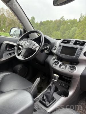 Toyota RAV4 2006 Tukums, ar dzinēja tilpumu 2.20 L un nobraukumu 366 tūkst. km par 3000 €, foto 8 vietnē AUTOMOTO.COM.LV