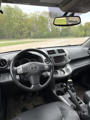 Toyota RAV4 2006 Tukums, ar dzinēja tilpumu 2.20 L un nobraukumu 366 tūkst. km par 3000 €, foto 9 vietnē AUTOMOTO.COM.LV