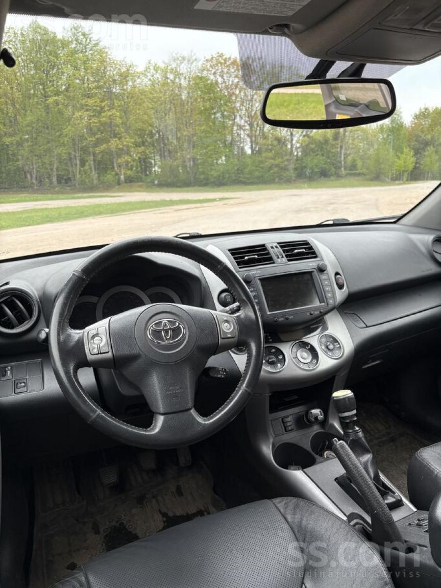 Toyota RAV4 2006 Tukums, ar dzinēja tilpumu 2.20 L un nobraukumu 366 tūkst. km par 3000 €, foto 9 vietnē AUTOMOTO.COM.LV