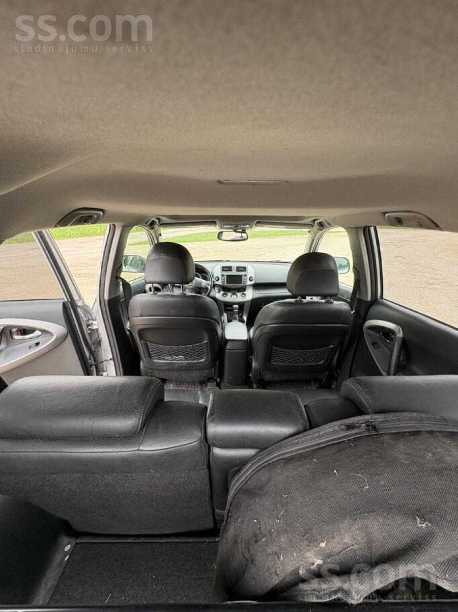 Toyota RAV4 2006 Tukums, ar dzinēja tilpumu 2.20 L un nobraukumu 366 tūkst. km par 3000 €, foto 11 vietnē AUTOMOTO.COM.LV